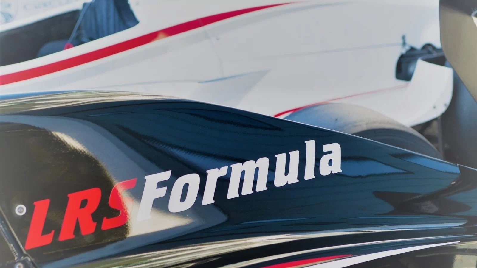 Formula Renault driving experience : Magny-Cours CLUB Circuit (58)FR