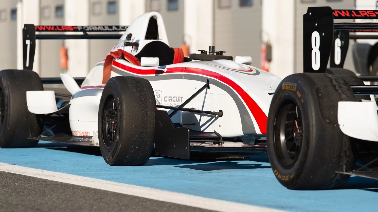Formula Renault driving experience : Magny-Cours GP Circuit (58)