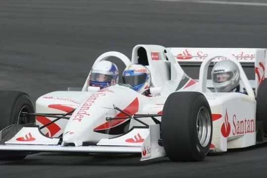 Formula Renault driving experience + F1 Three-seater passenger RACE 3 ...