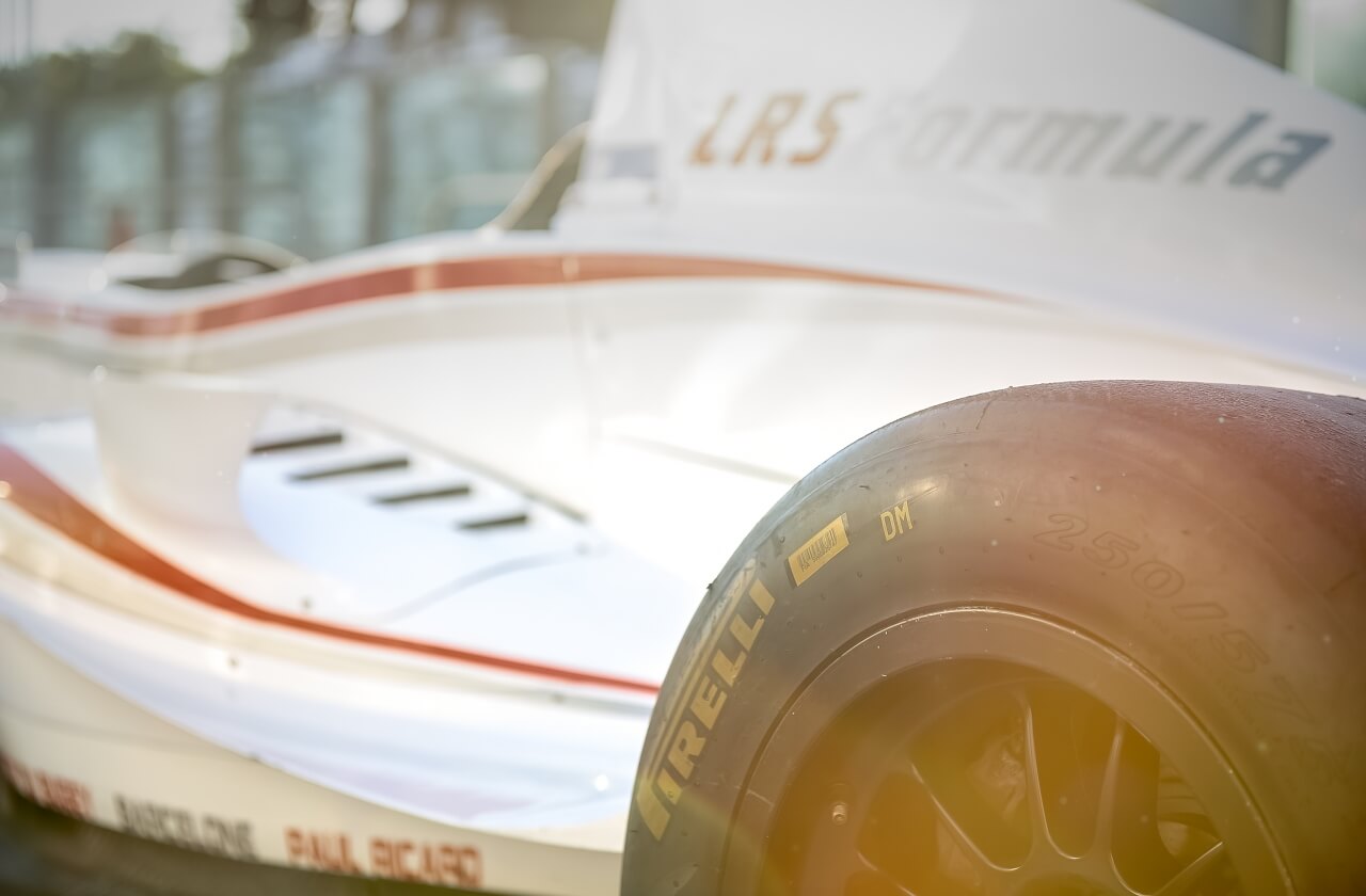 Formula Renault driving experience : Magny-Cours CLUB Circuit (58)FR