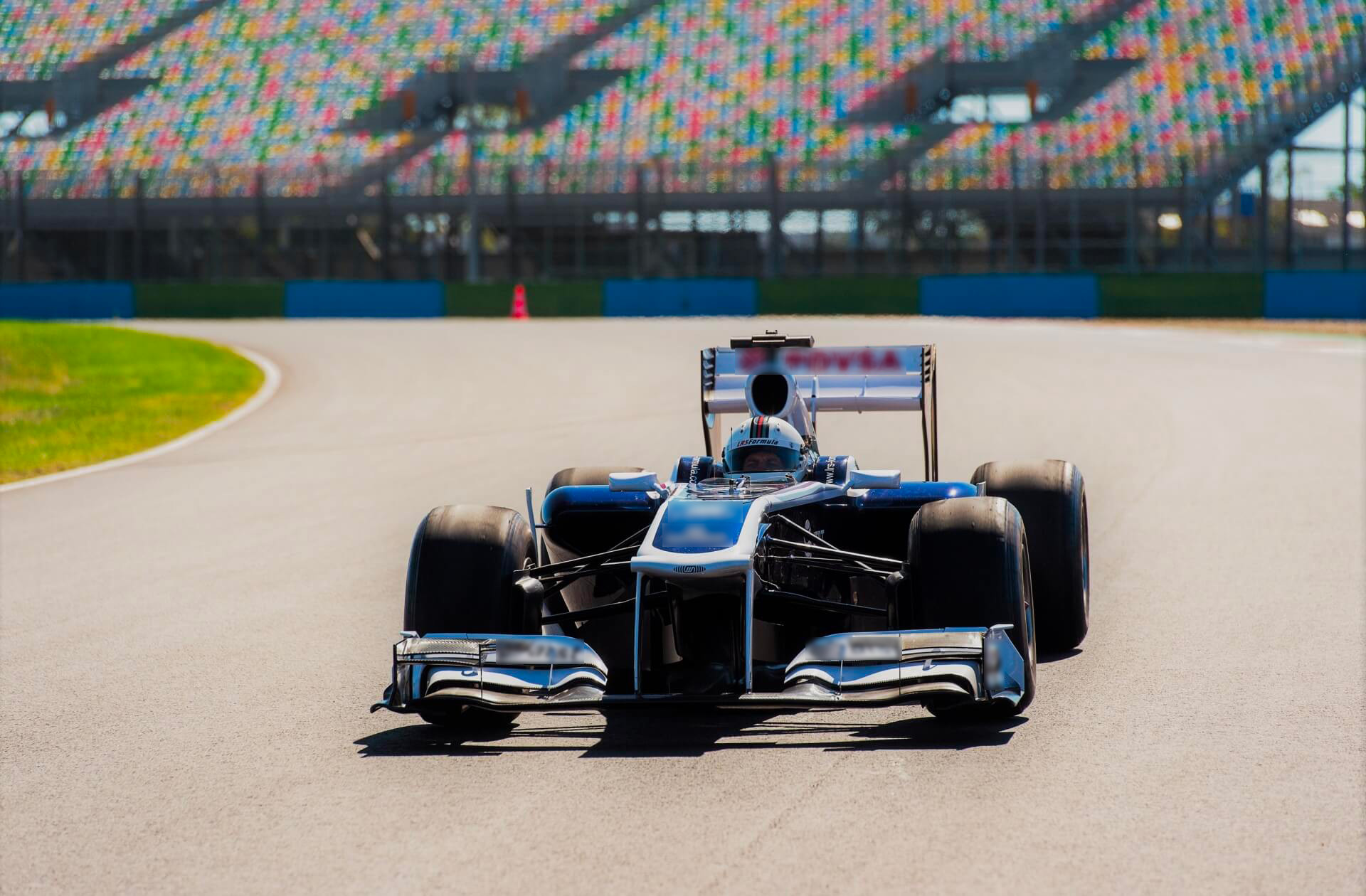 Driving experience: F1 and GT on track