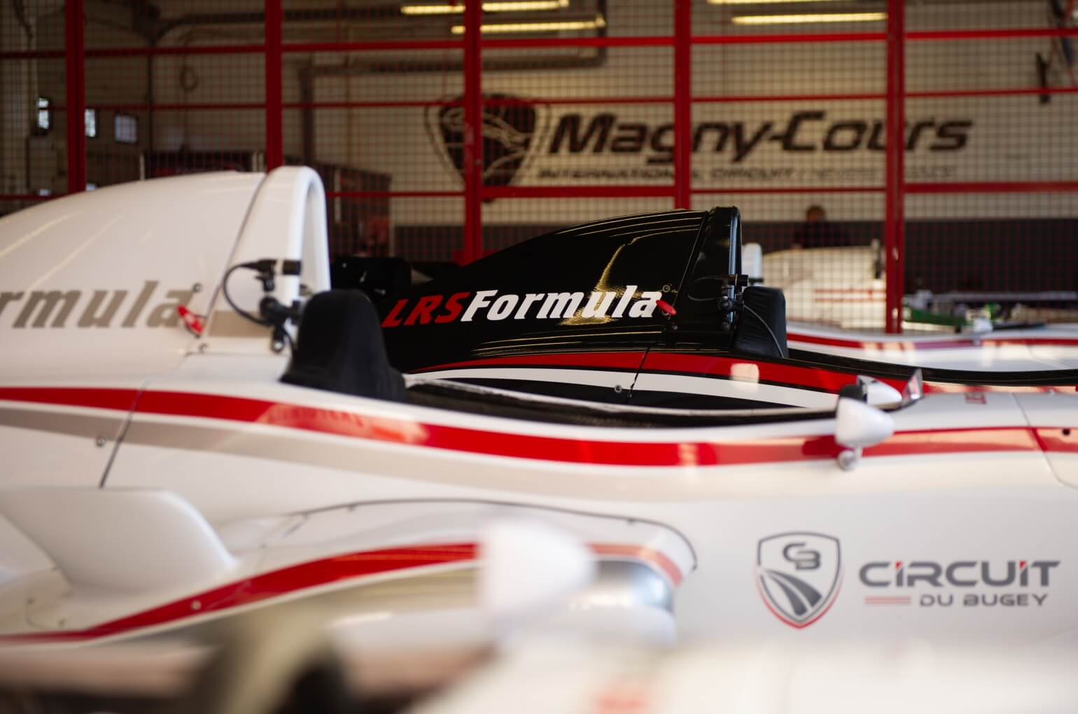 Formula Renault driving experience : Magny-Cours GP Circuit (58)