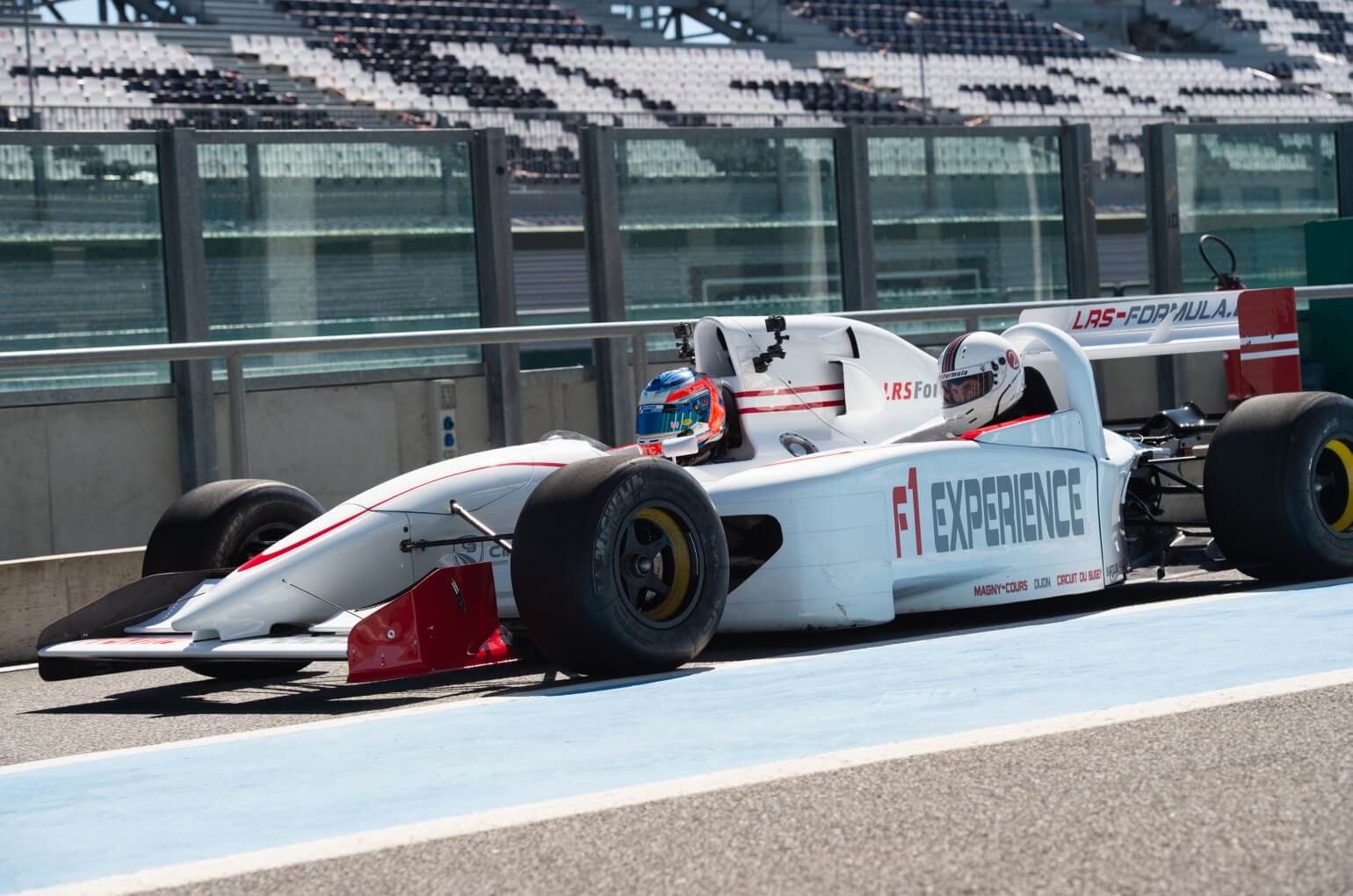 Formula Renault driving experience + F1 Three-seater passenger RACE 3 ...